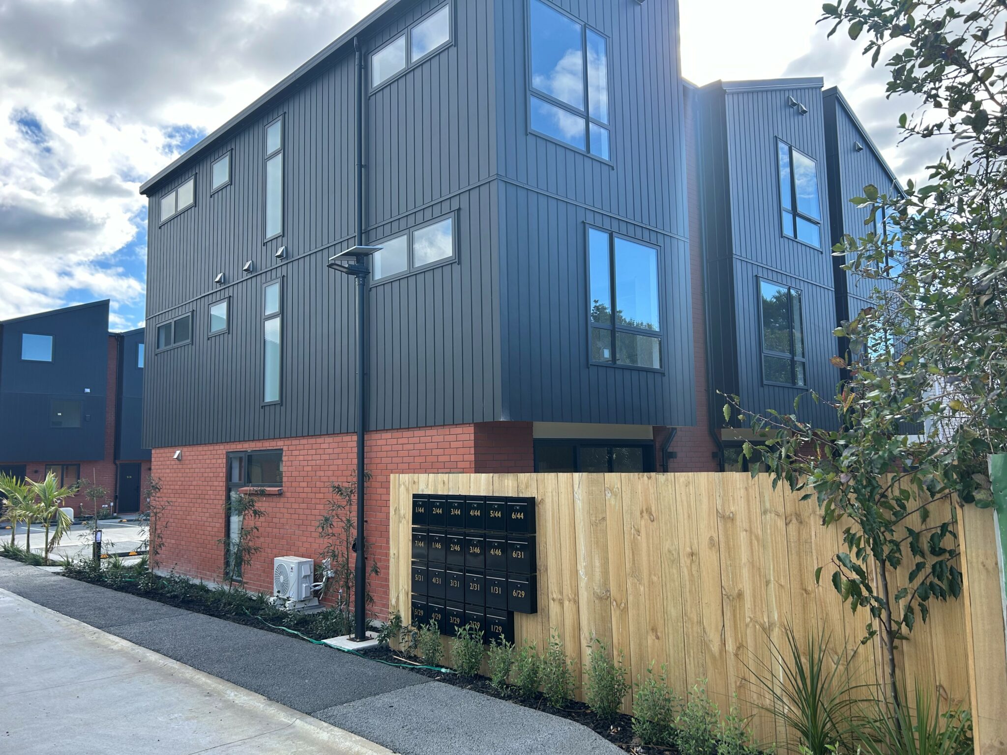 Financial Solutions for brokers and their borrower clients - Pallas Capital